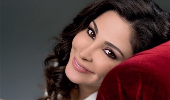 Watch…Singer Elissa celebrates Christmas