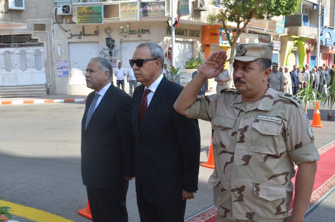 قنا فى أسبوع .. المحافظ يتفقد مخرات السيول ويضع أكاليل الزهور على النصب ...