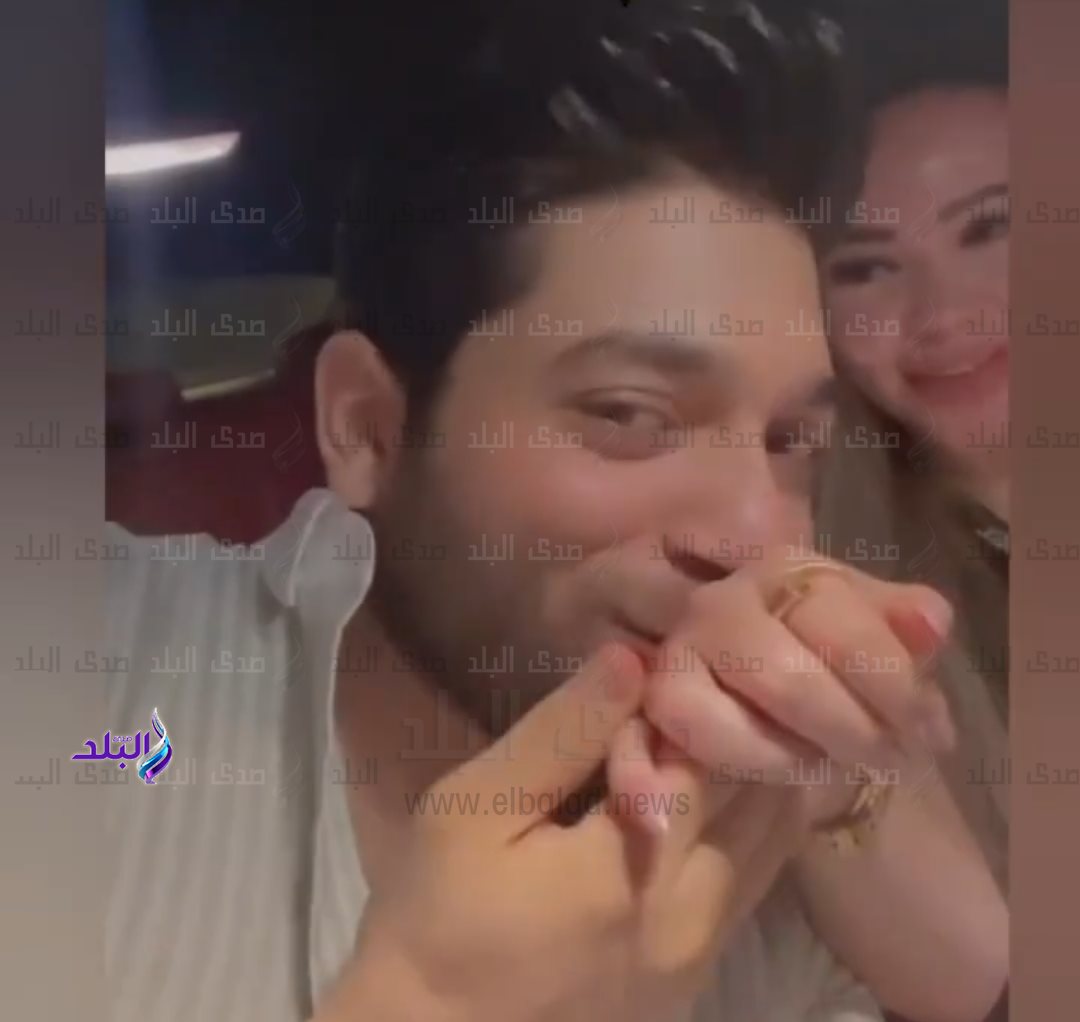 أول ظهور لقطات رومانسية تجمع بين أسما إبراهيم وخطيبها بعد إعلان ارتباطهما